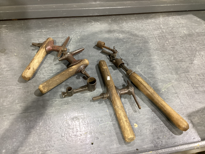 BOX OF ANTIQUE CROSS-CUT SAW HANDLES