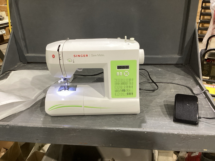 SINGER SEW MATE SEWING MACHINE