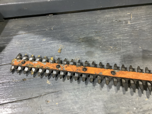 SNAP-CUT HEDGE TRIMMER 22” - ELECTRIC