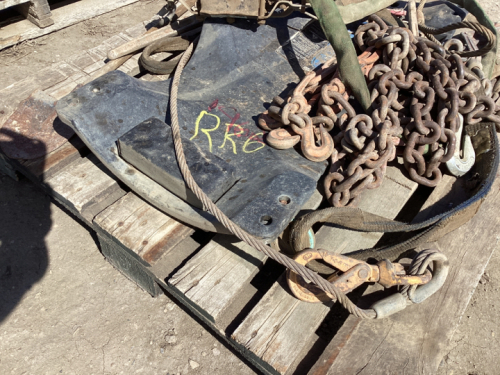 PALLET W/ CHAIN W/ HOOKS, CABLE SLINGS, BOOMERS, CREEPER