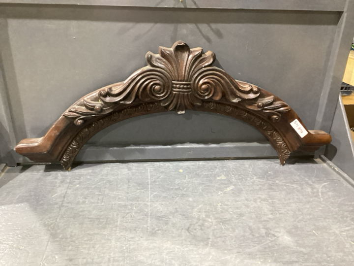 ANTIQUE DECORATIVE ARCH