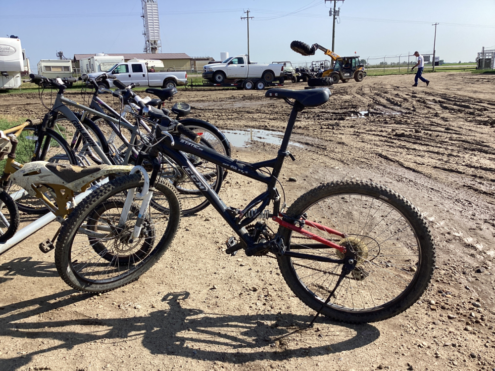 CCM STATIC ADULT BIKE - 21 SPEED