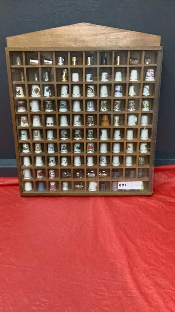 (100) VINTAGE THIMBLE COLLECTION IN DISPLAY CASE