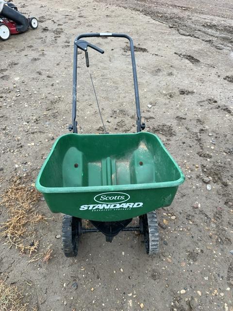 Scott standard broadcast spreader