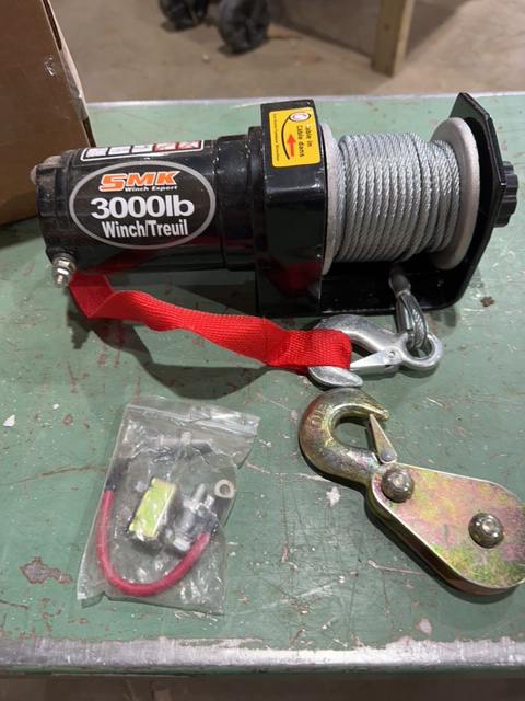 SMK 3000 pound electric winch