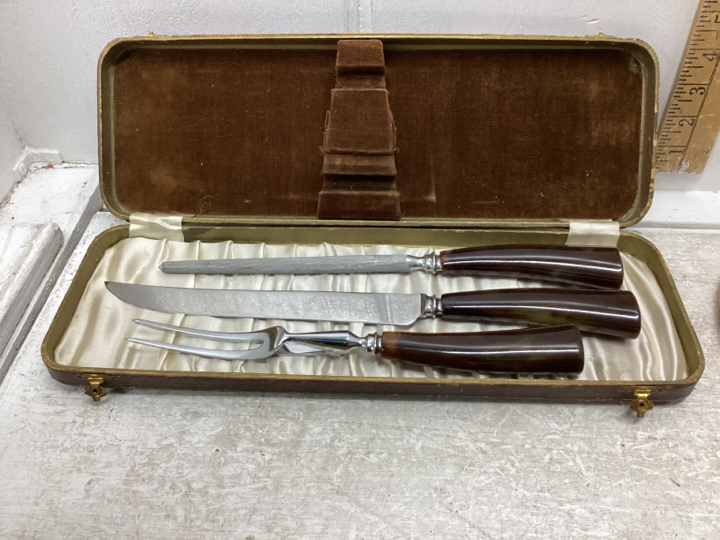 VINTAGE MEAT CARVING SET & CHEESE PLATE