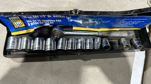Power fist 16 piece half inch Drive socket set
