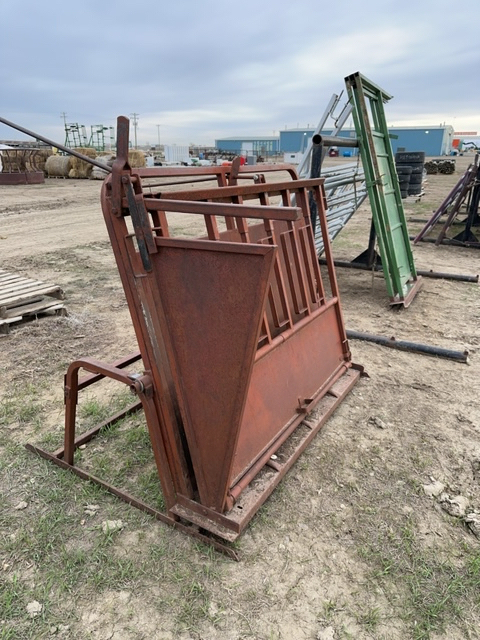 Hi Qual, calf tipping chute