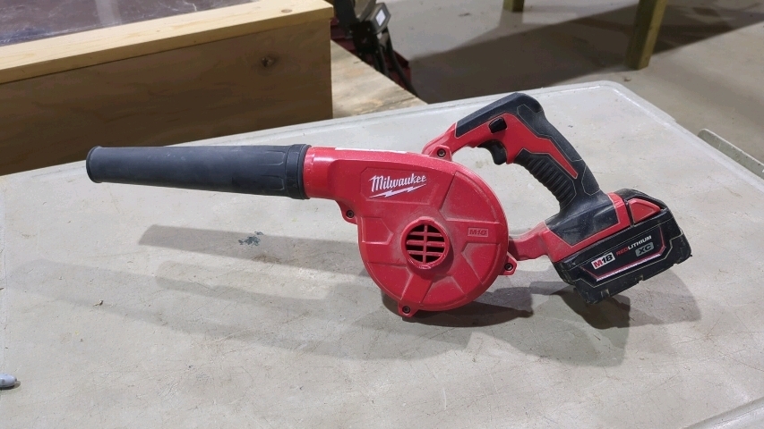 MILWAUKEE M18 SMALL BLOWER
