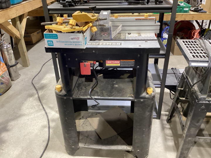 CRAFTSMAN PROFESSIONAL ROUTER TABLE WITH DEWALT ROUTER