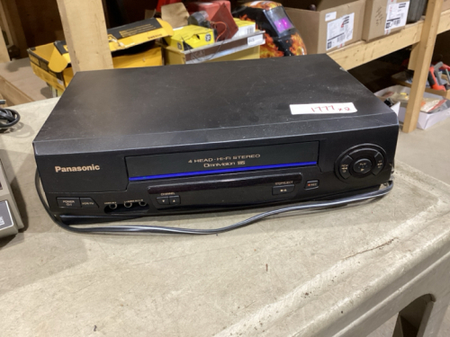 2 PIECES- PANASONIC VHS/DVD PLAYER PANASONIC VHS PLAYER